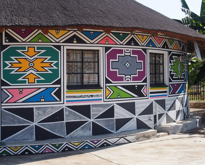 The Mapoch Ndebele Village - DaVillageVillas